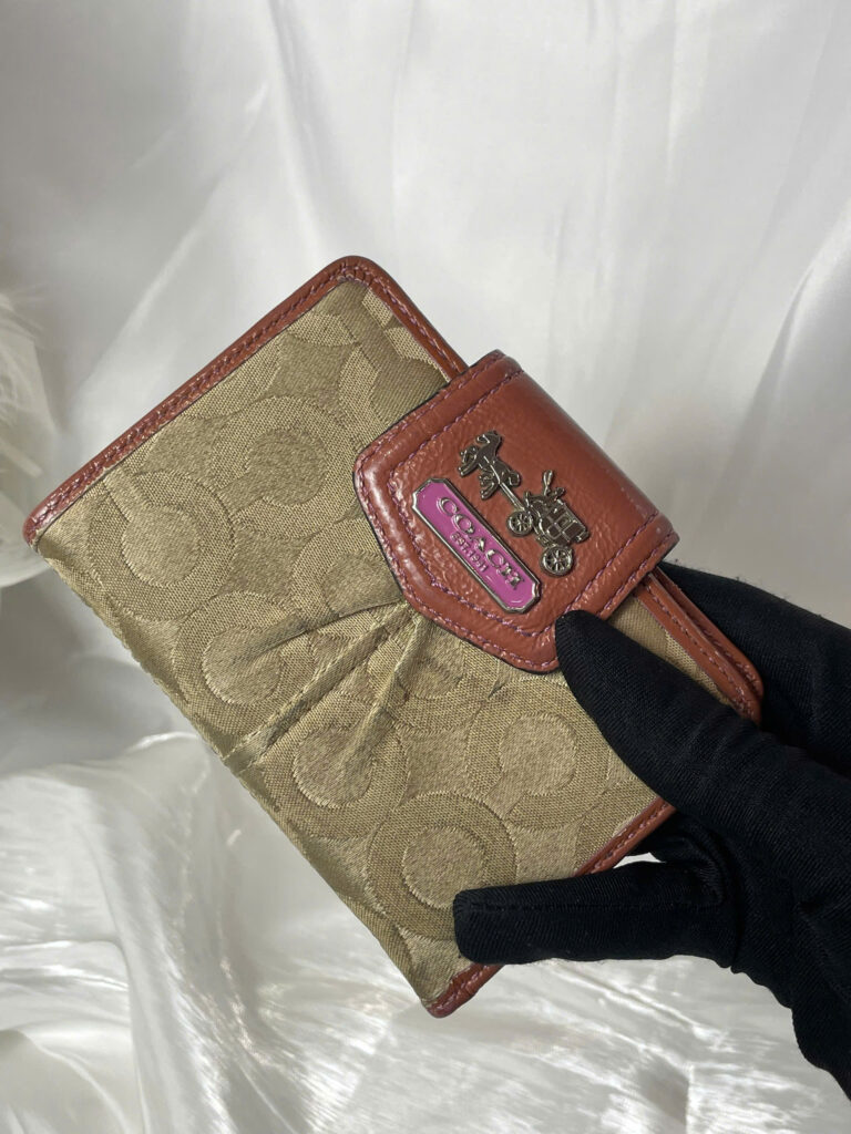 Coach Signature Small Wallet - Tyni Vintage